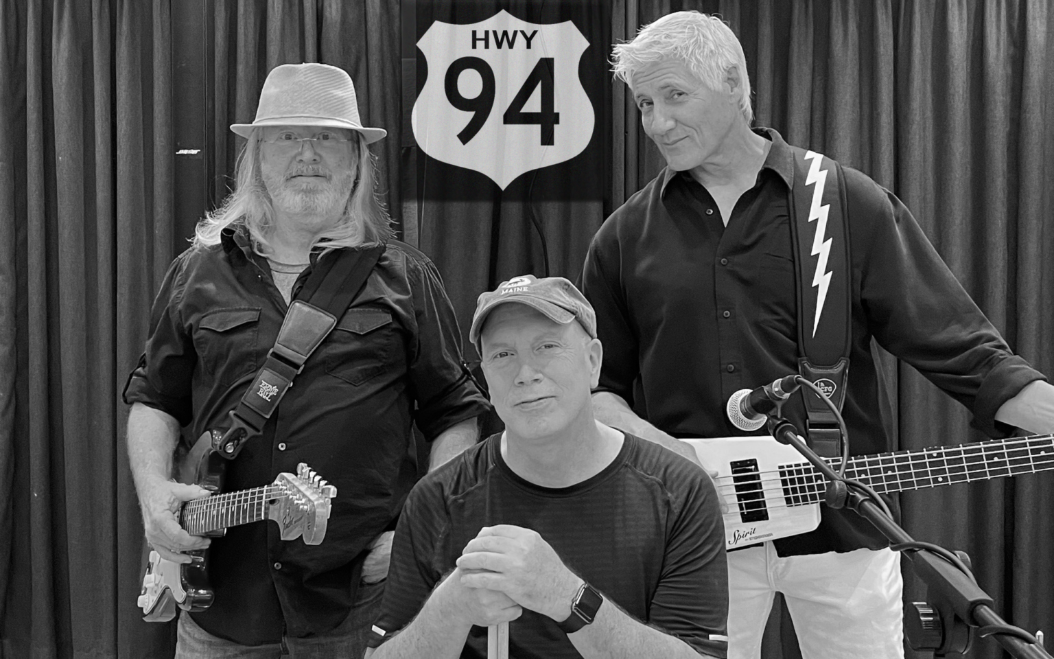 Food Truck Fridays with HWY 94 Band – Circle Square Commons
